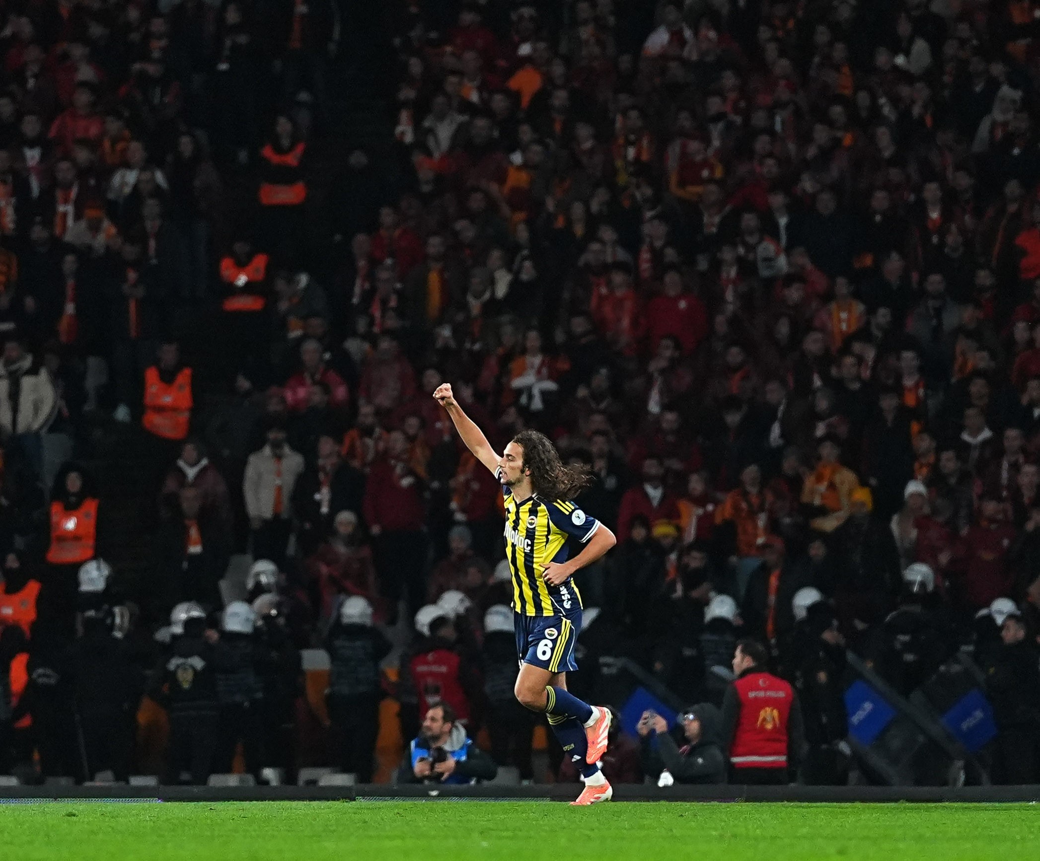 2025 Süper Kupa'nın sahibi Fenerbahçe: Sarı-lacivertliler, Galatasaray ...